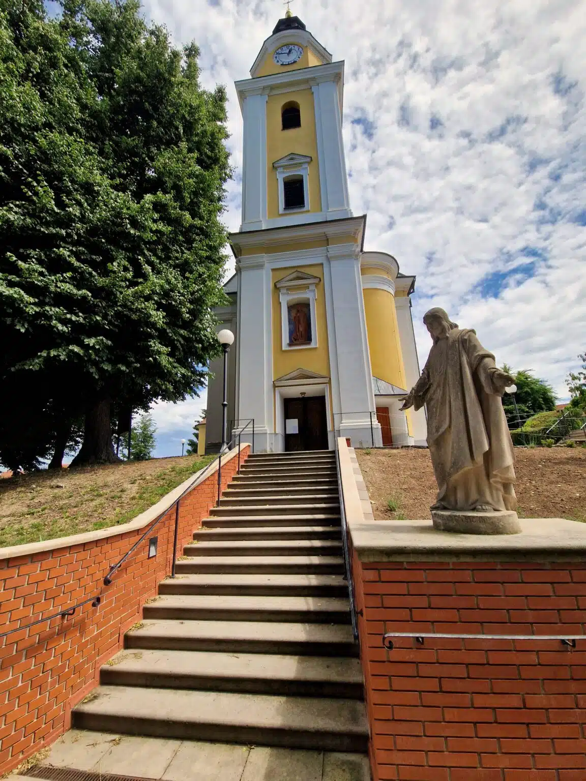 Mutěnice jsou rájem pro všechny milovníky vína - Toulavé Šlápoty